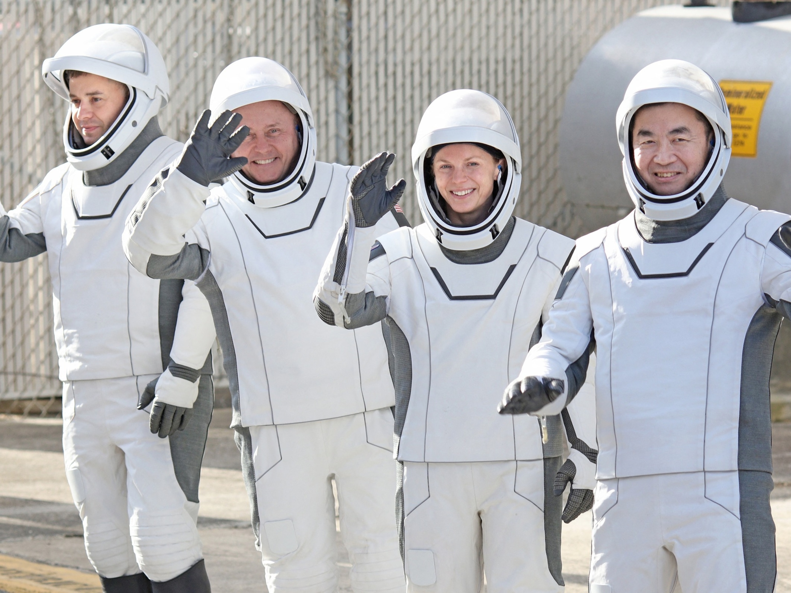 Sick astronaut, rest of crew splash down in Pacific after undocking ...