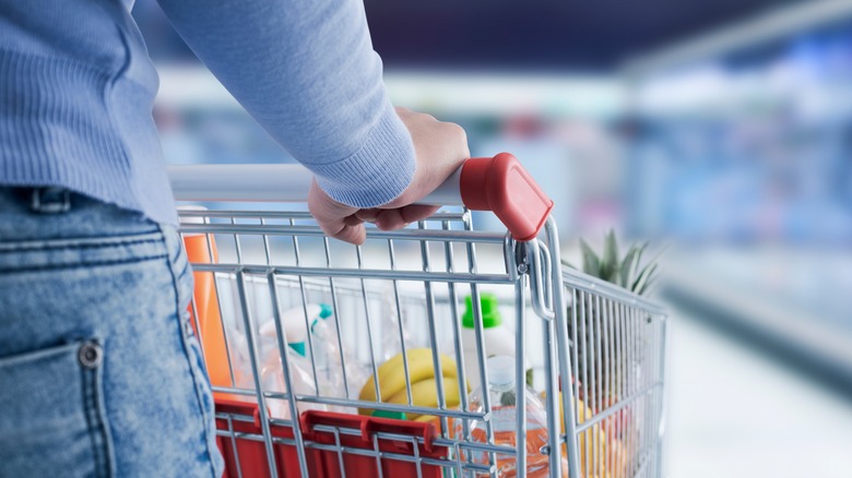 9 red flags that could indicate a bad grocery store