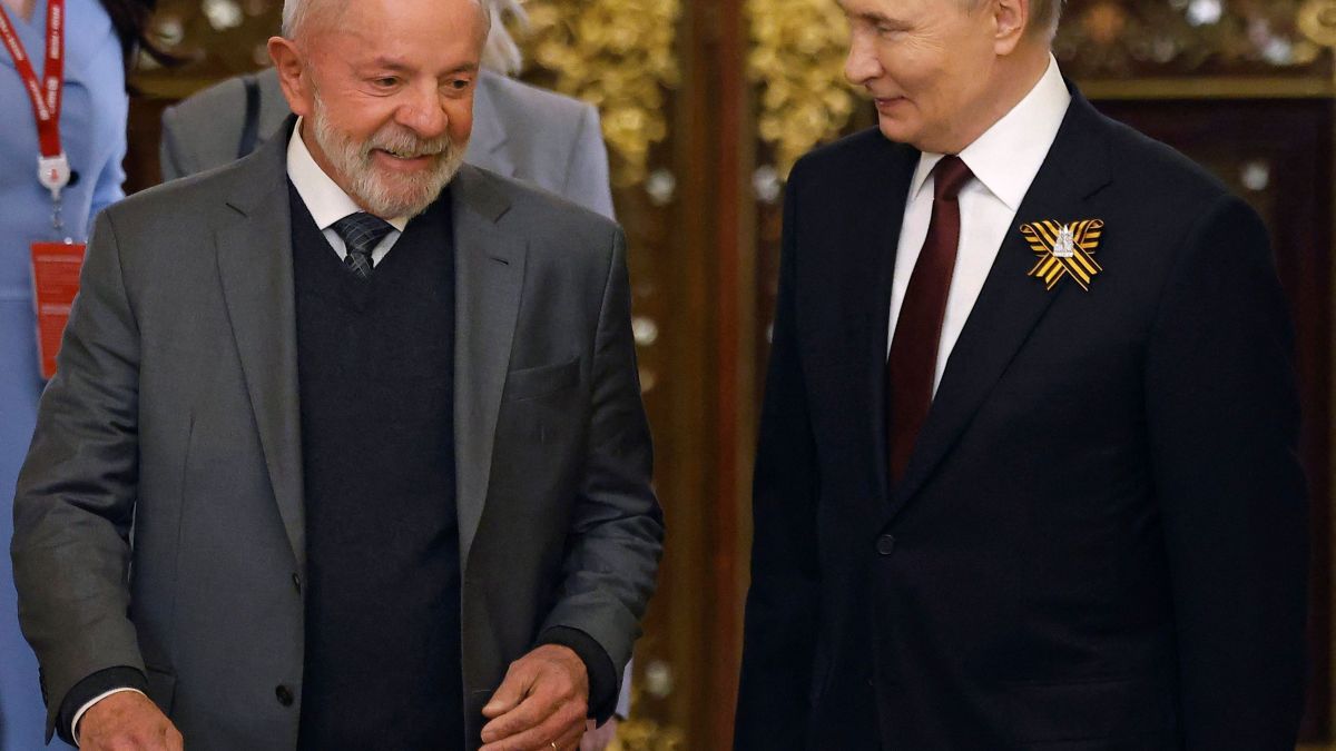 Lula e Vladimir Putin conversam por telefone sobre Venezuela