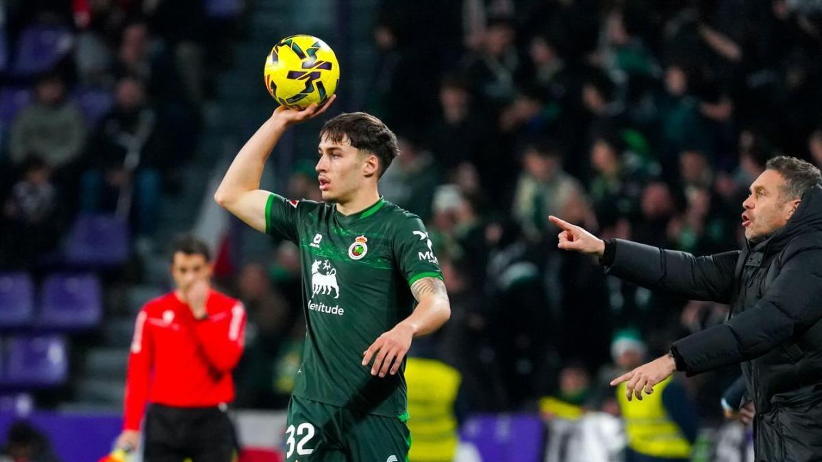 El Barça sigue a Jorge Salinas, lateral del Racing