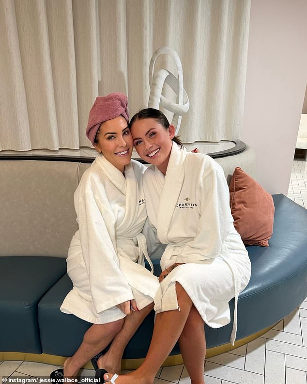 EastEnders' Jessie Wallace and lookalike daughter Tallulah pose in ...