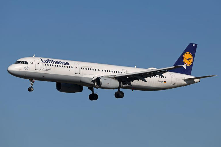 Lufthansa gives employees 24 hours to leave Israel and will cancel ...