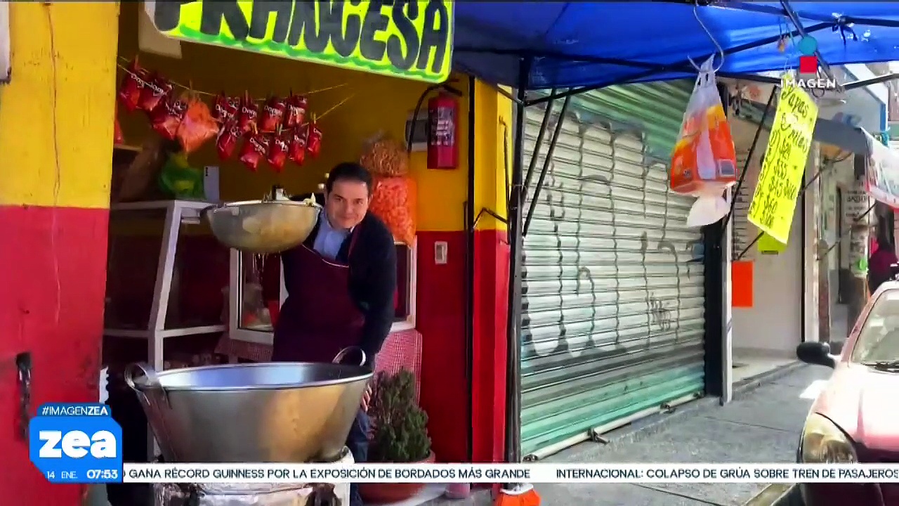Atalo Mata deja la reporteada para vender papas a la francesa por un día