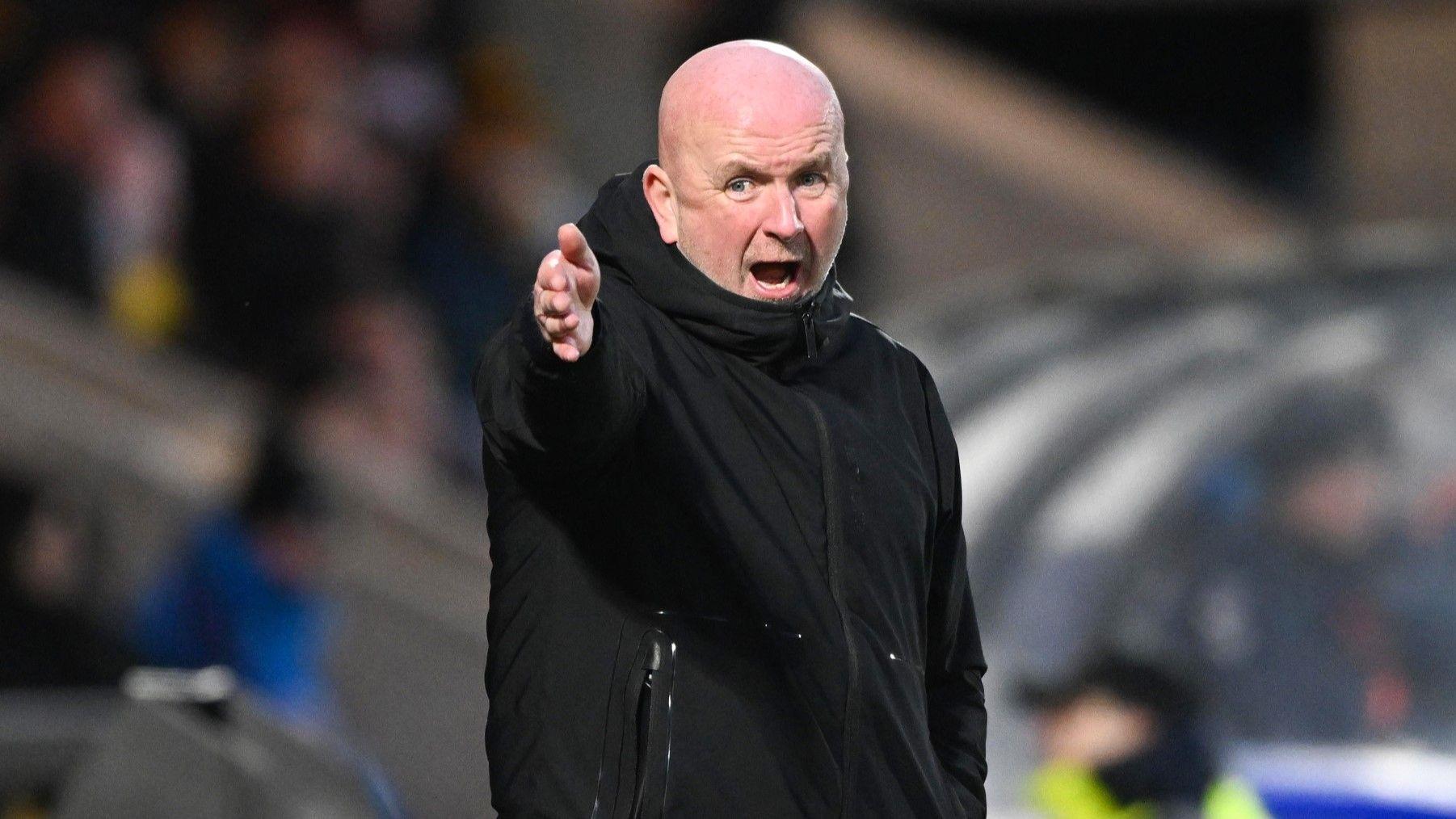 Martindale calls for full-time officials after spot-kick apology