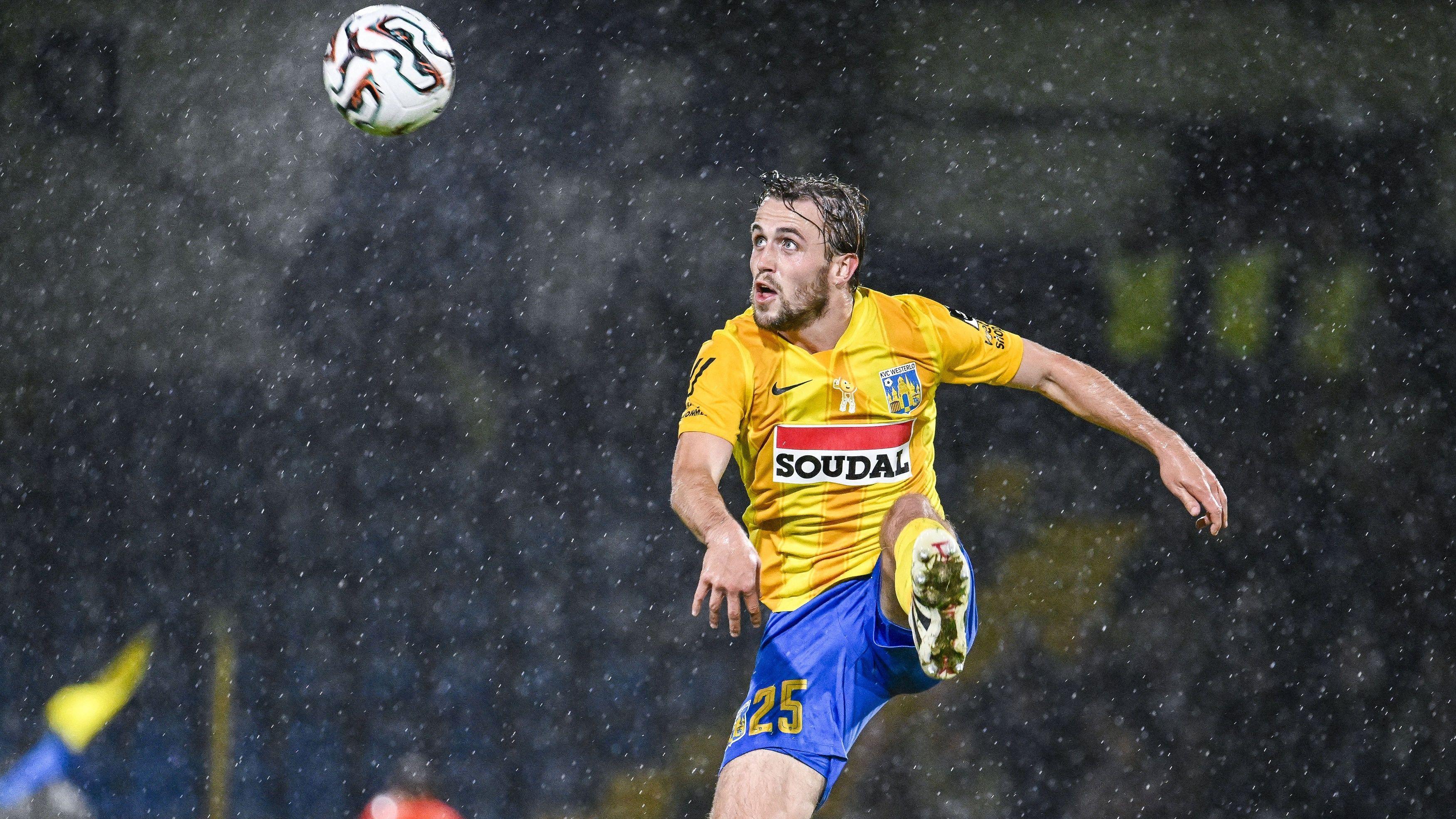 Rangers sign Belgian left-back Rommens from Westerlo