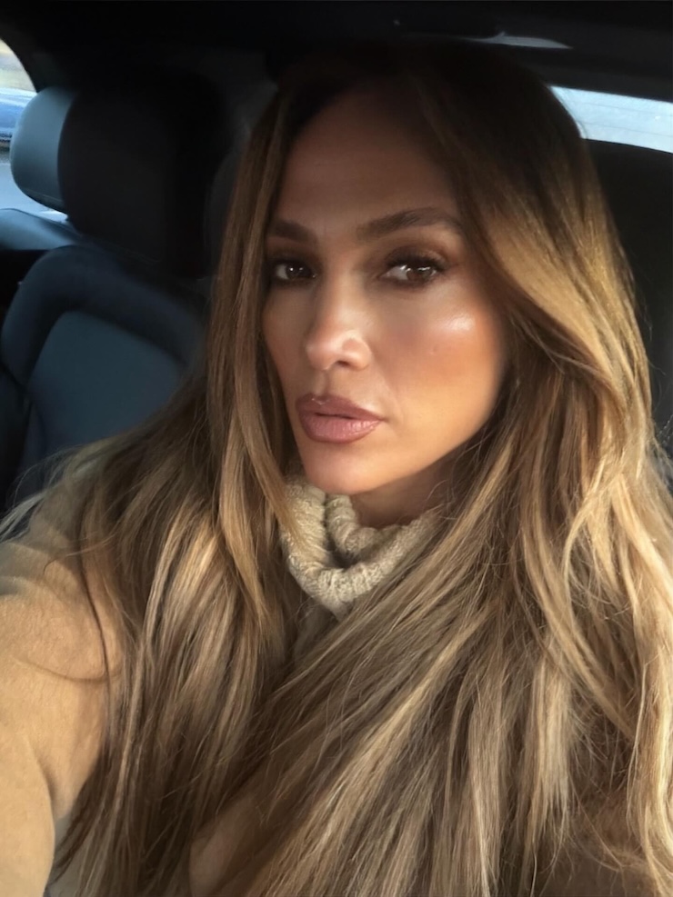 10 colori di capelli che valorizzano gli occhi marroni