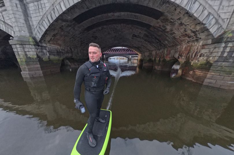 Watersports fan 'flies' along the Clyde on swish eFoil counting ...