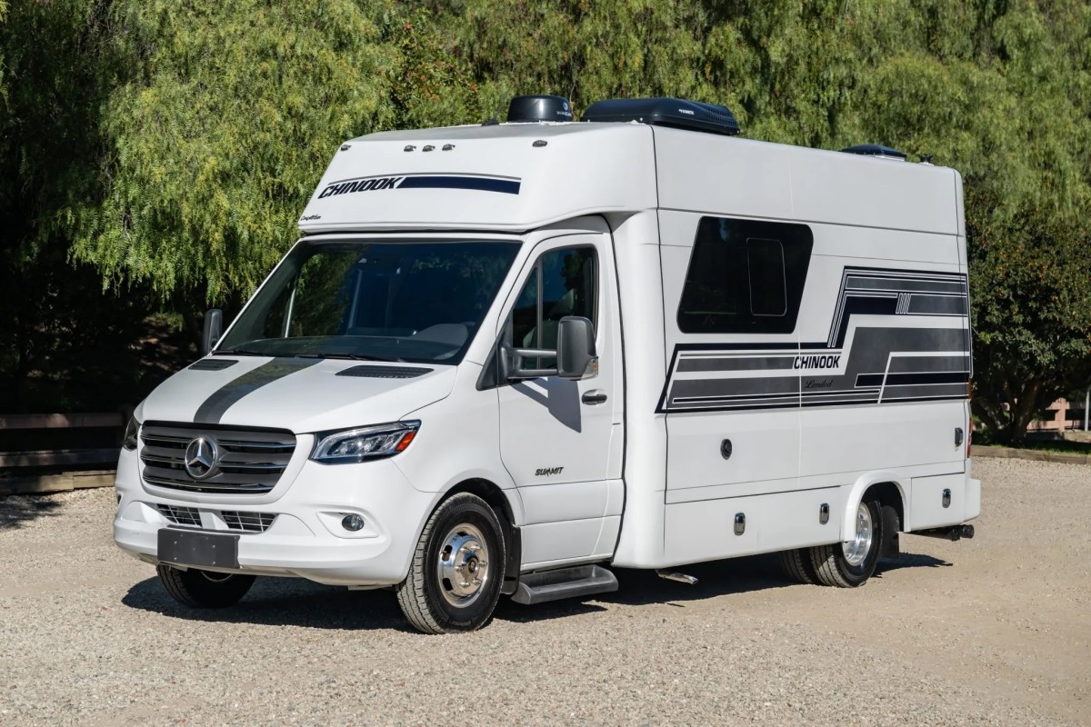 Adventure-ready 2024 Chinook Summit SS for sale with 1,400 miles