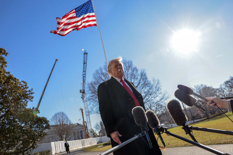 Trump suspende la emisión de visados para 75 países, incluidos Brasil ...