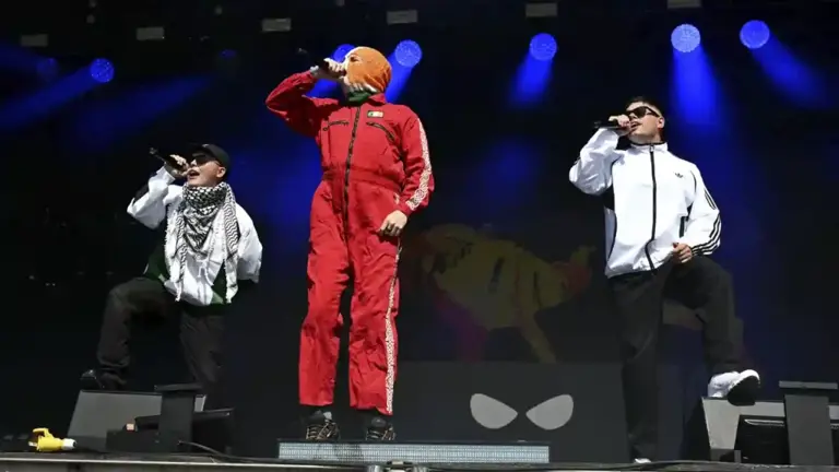 Apelan retiro de cargos por terrorismo contra Mo Chara, rapero de Kneecap