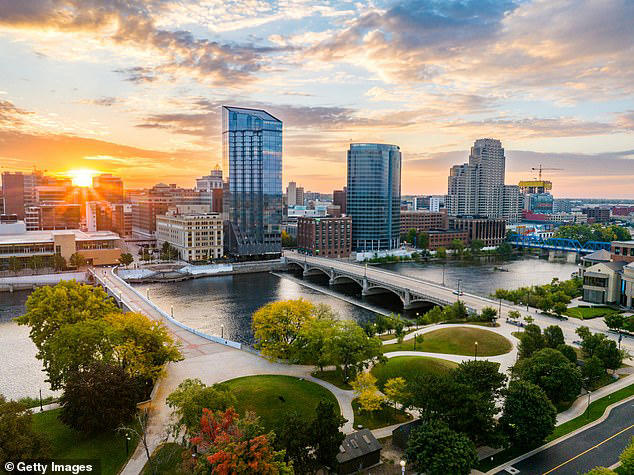 Over half of US metros now seeing home prices fall in strongest sign ...