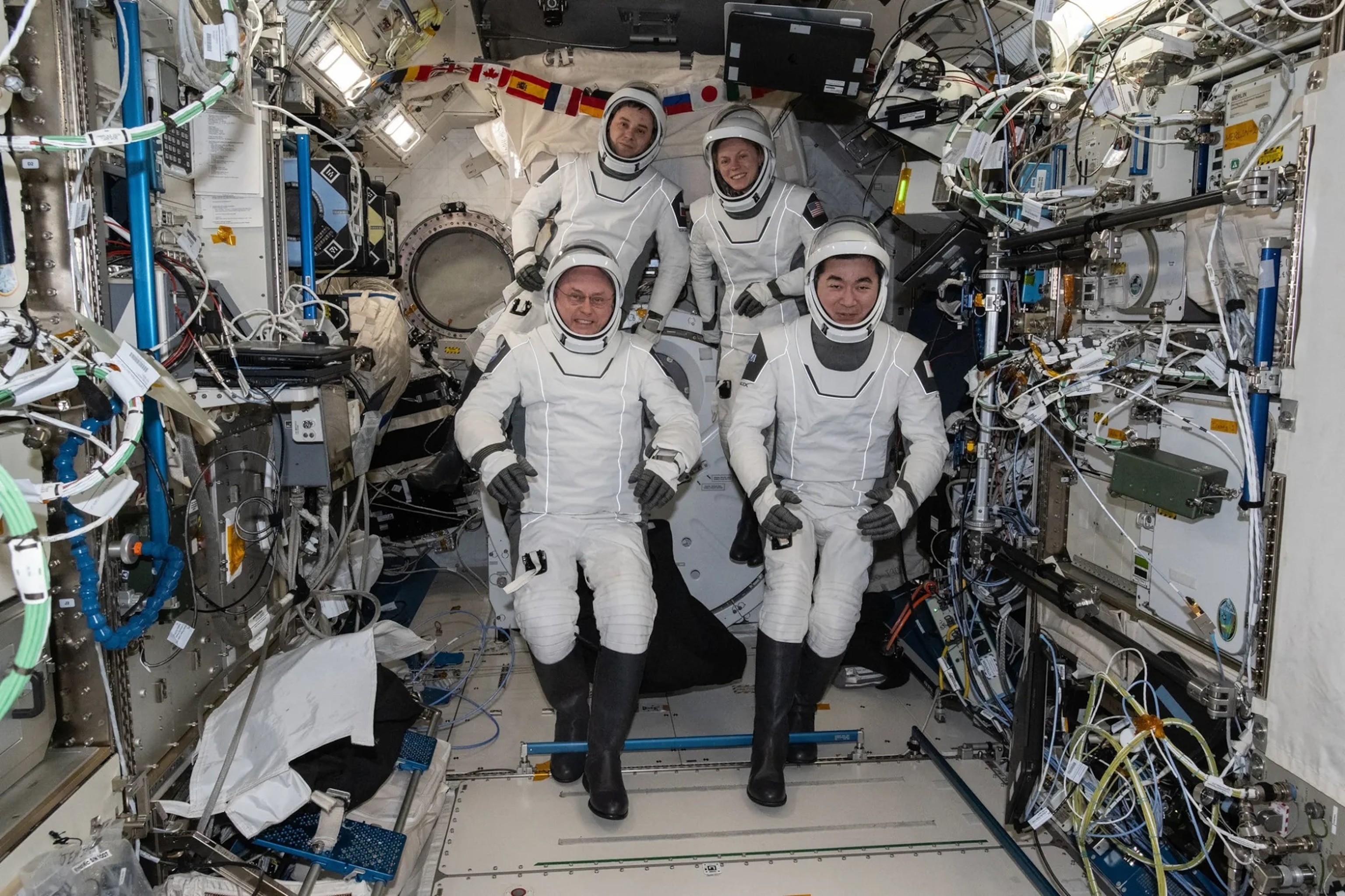 Sick astronaut, rest of crew splash down in Pacific after undocking ...