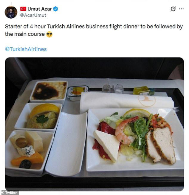 United Airlines accused of serving '3D-printed mystery meat' in 'bowl ...