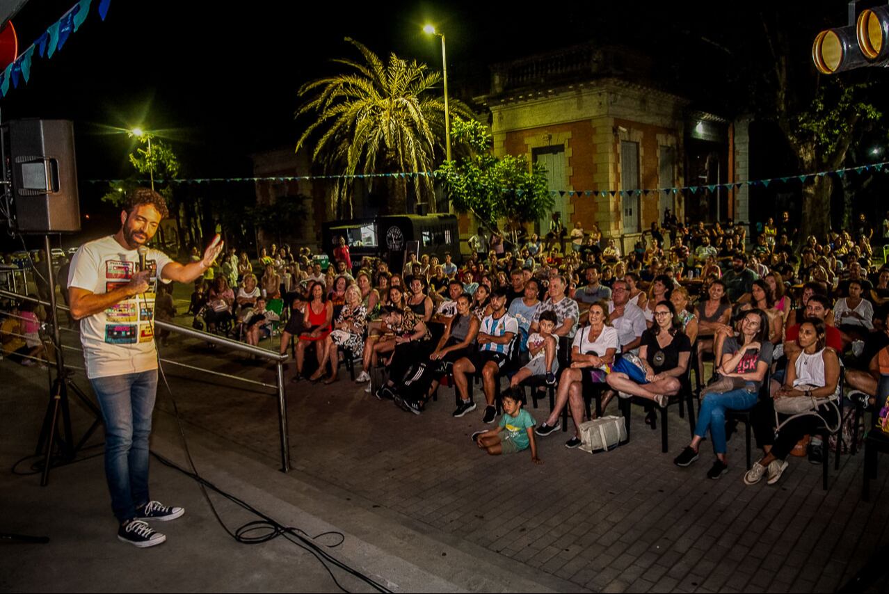 Humor frente al río: stand up y espectáculos gratuitos al aire libre ...