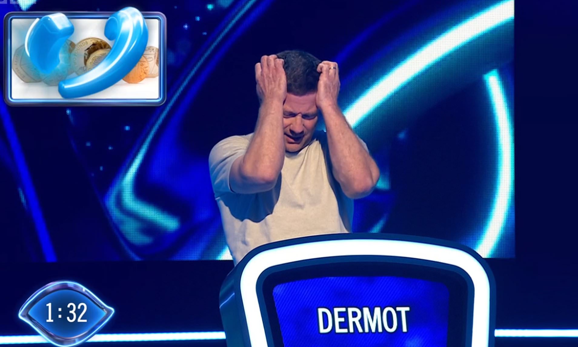 Moment Dermot O'Leary fumbles easy picture question on The Weakest Link ...