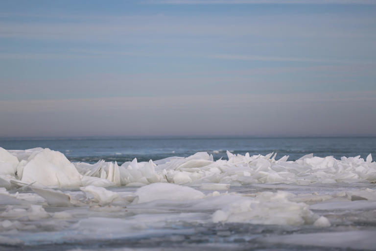 Will Arctic air freeze Lake Erie? Watch rare glass ice effect take hold