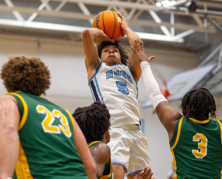 Jaleel Smith sets Hunter Huss basketball scoring record vs. Crest