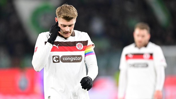 Tiefschlag für St. Pauli – spätes Gegentor sorgt für 1:2-Pleite in ...