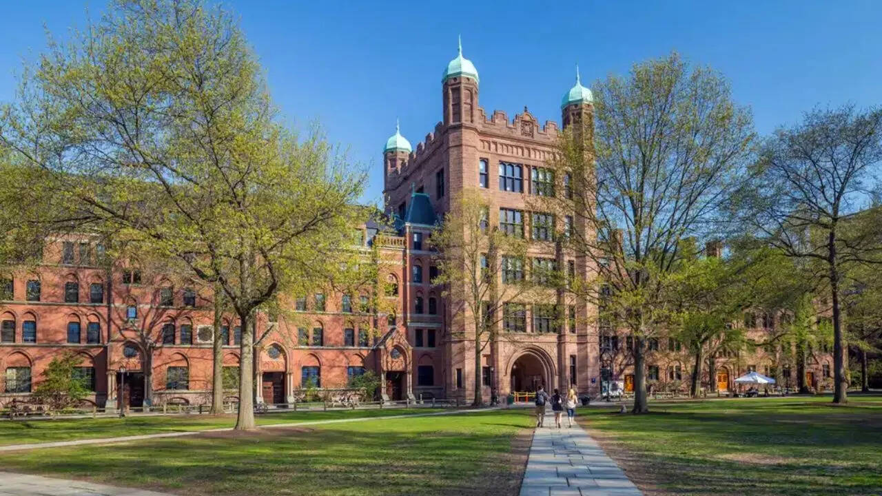 As universities face political scrutiny, Yale professors’ donations ...