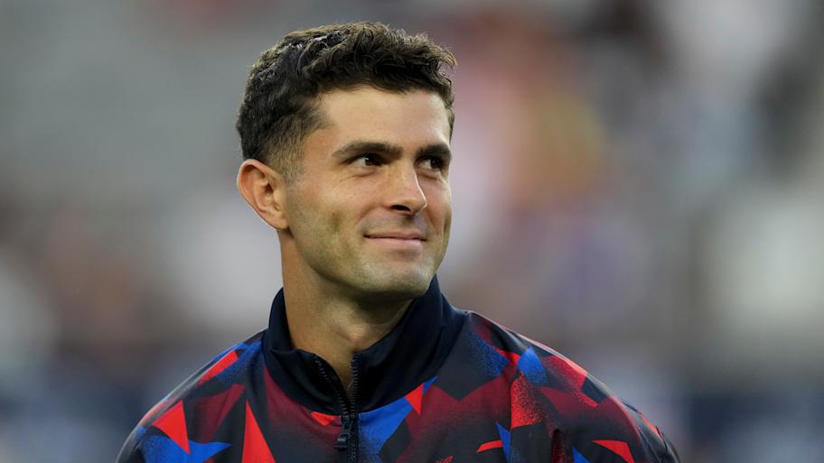 Pat McAfee surprises USMNT star with US Soccer Male Player of the Year ...