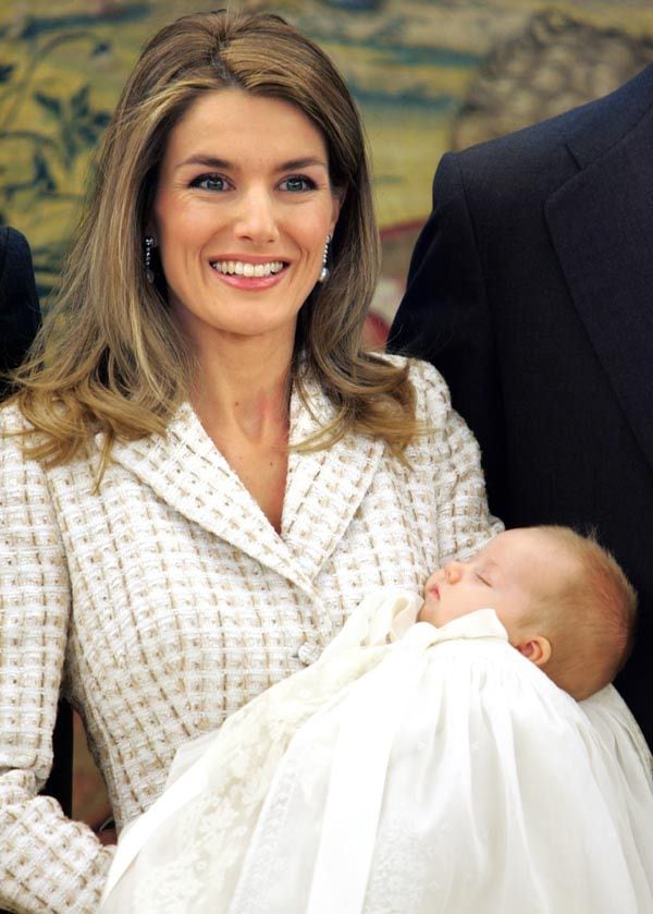 El look de tweed que llevó la reina Letizia en el bautizo de Leonor ...
