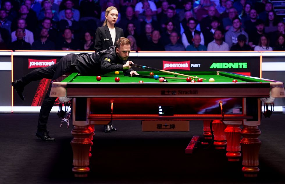 Judd Trump delivers fighting message to snooker rivals after crushing ...