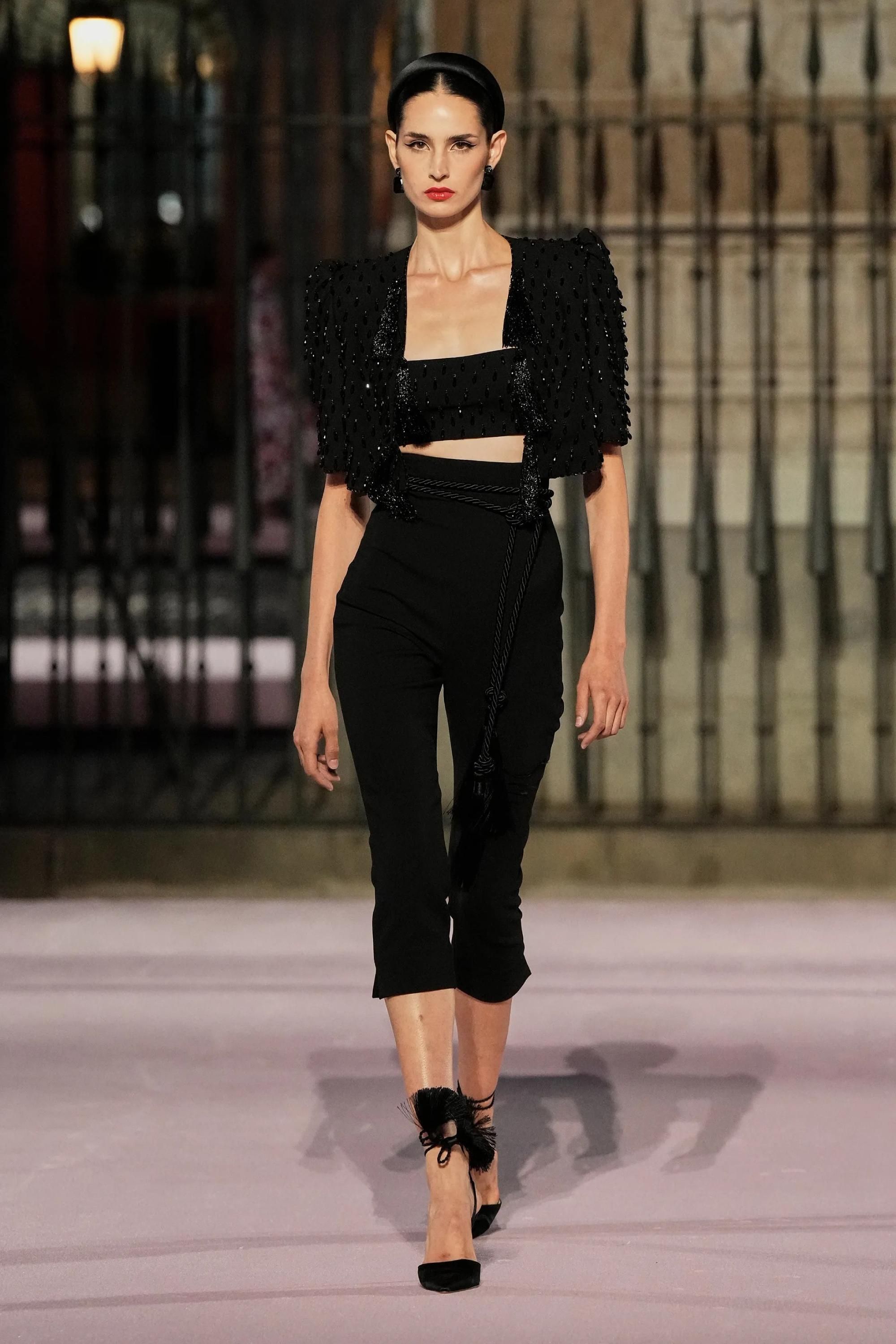 Emily Blunt es la inspiración con leggings capri y zapatos pumps en ...