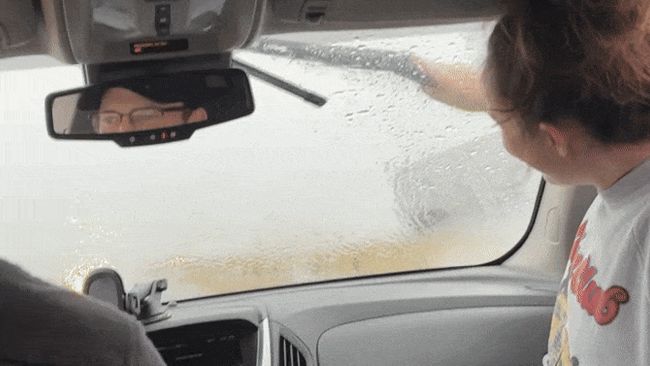 Heroic woman steps up when windshield wiper breaks on road trip