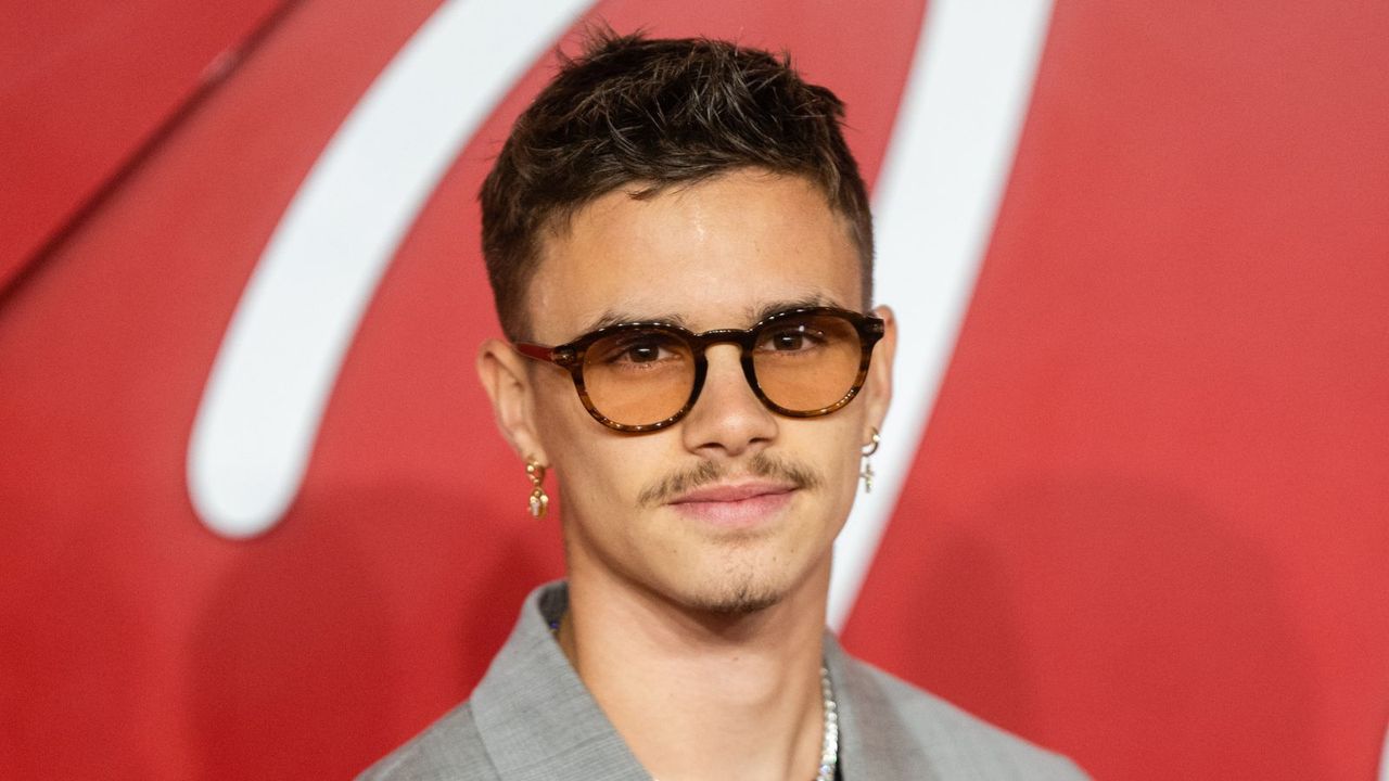 Romeo Beckham’s all-black kitchen breaks every traditional design rule ...