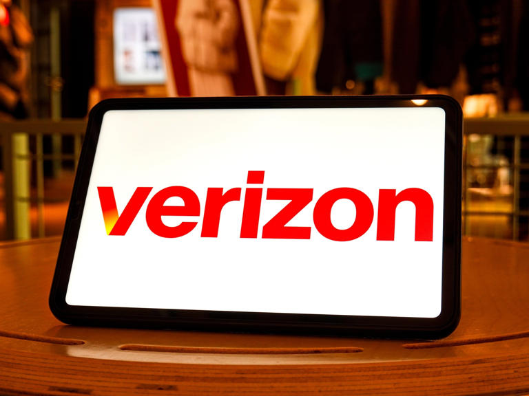 Verizon offering customers $20 credits after hourslong outage impacted ...