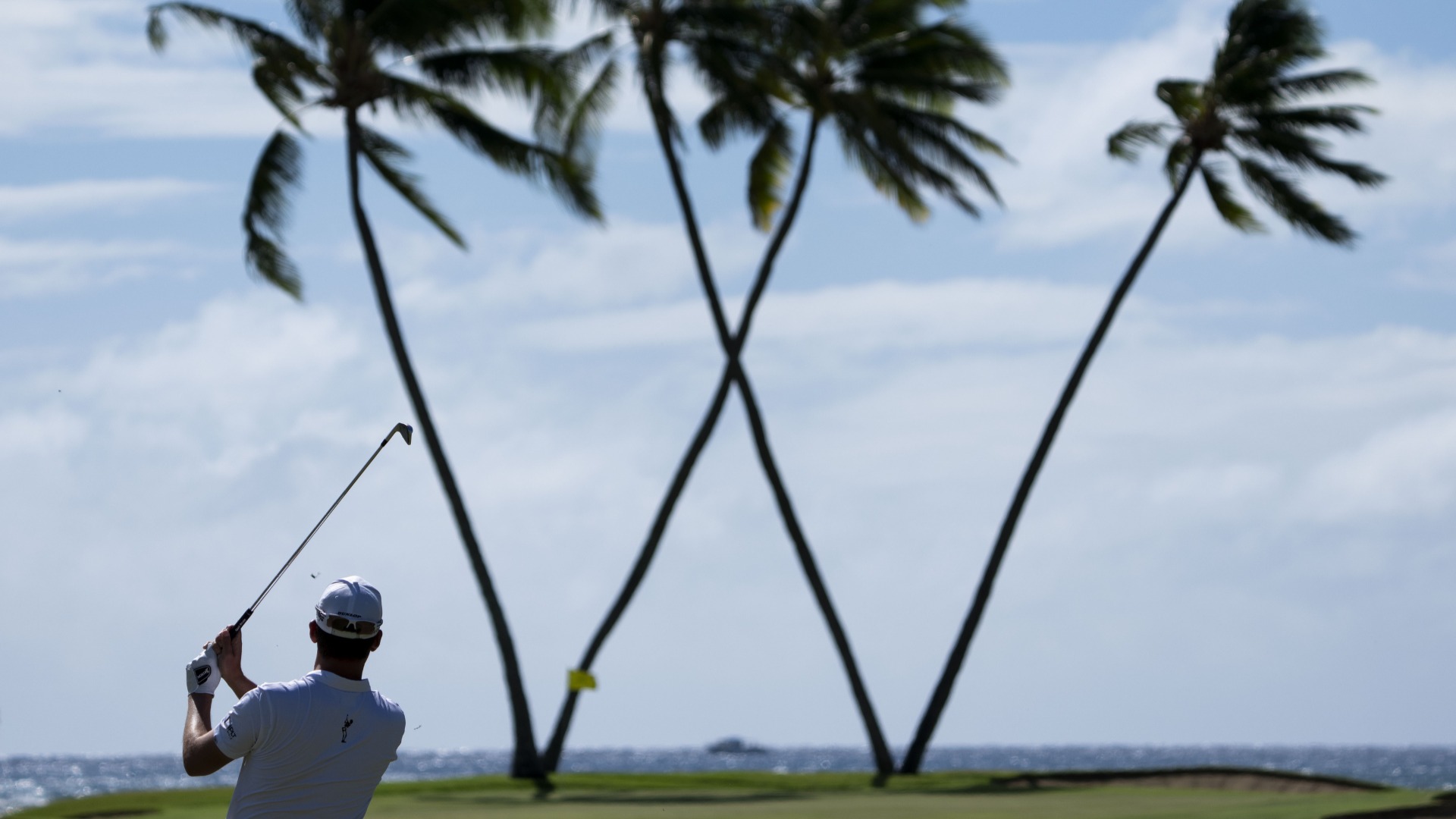 Navigating Bermuda Rough and Deep Bunkers in at Sony Open