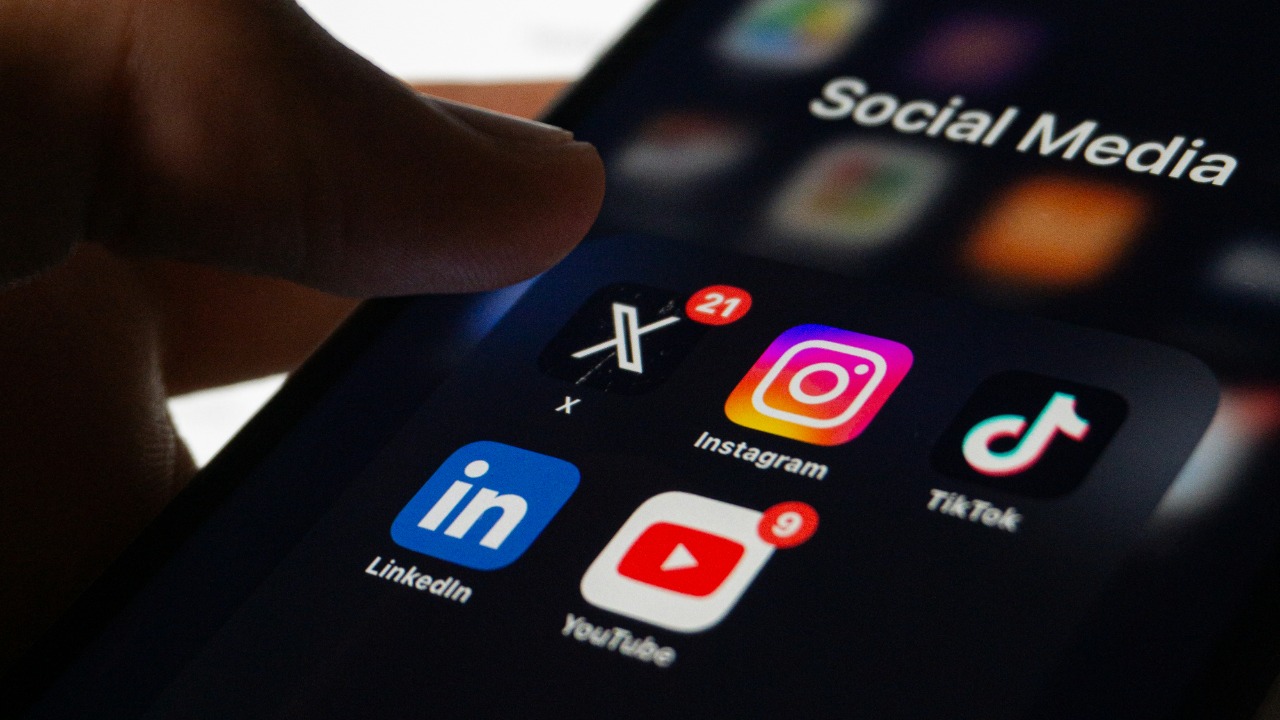 Social media, not gaming, linked to teen attention crisis, study warns