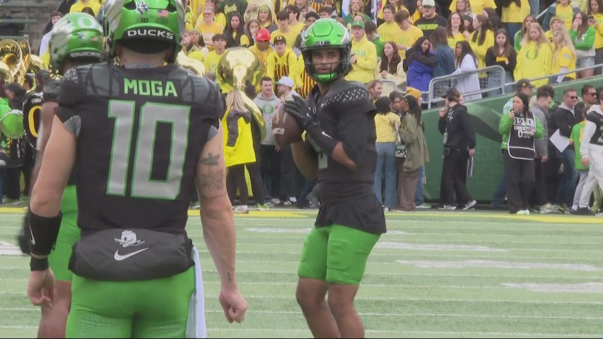 Ducks QB Dante Moore to stay at Oregon for another season