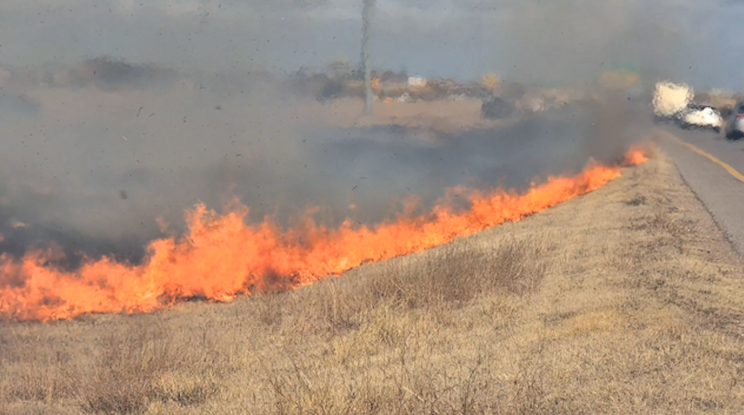 Watch: Video gives up-close look at grass fire feet from drivers on I ...
