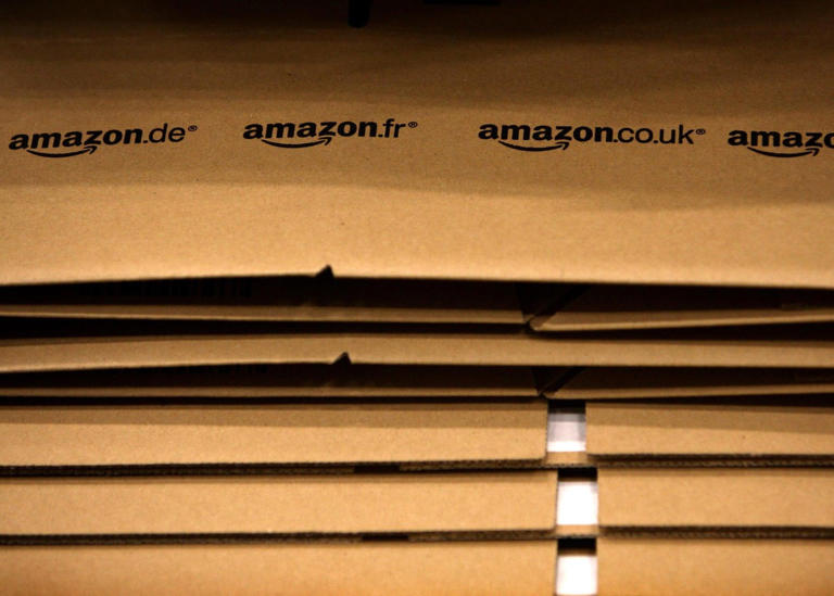Amazon announces plan to close its first centre in UK