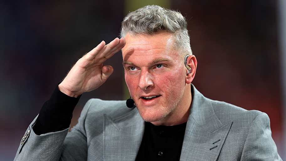 Pat McAfee surprises USMNT star with US Soccer Male Player of the Year ...