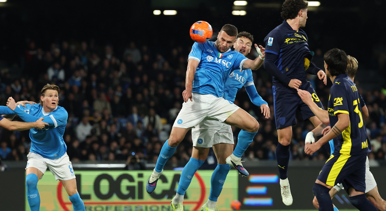 Napoli-Parma 0-0, le pagelle: Lang (5) deludente, Rinaldi (7) parete ...