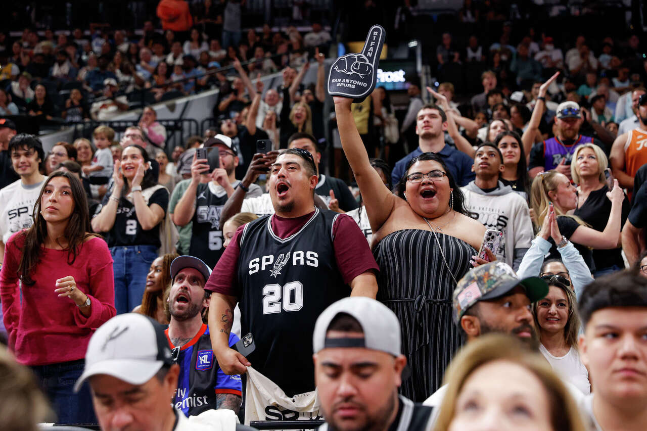 Taco Palenque opens concession stand at Frost Bank Center for Spurs games