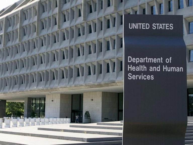 Administration reinstates hundreds of health and safety officials who ...