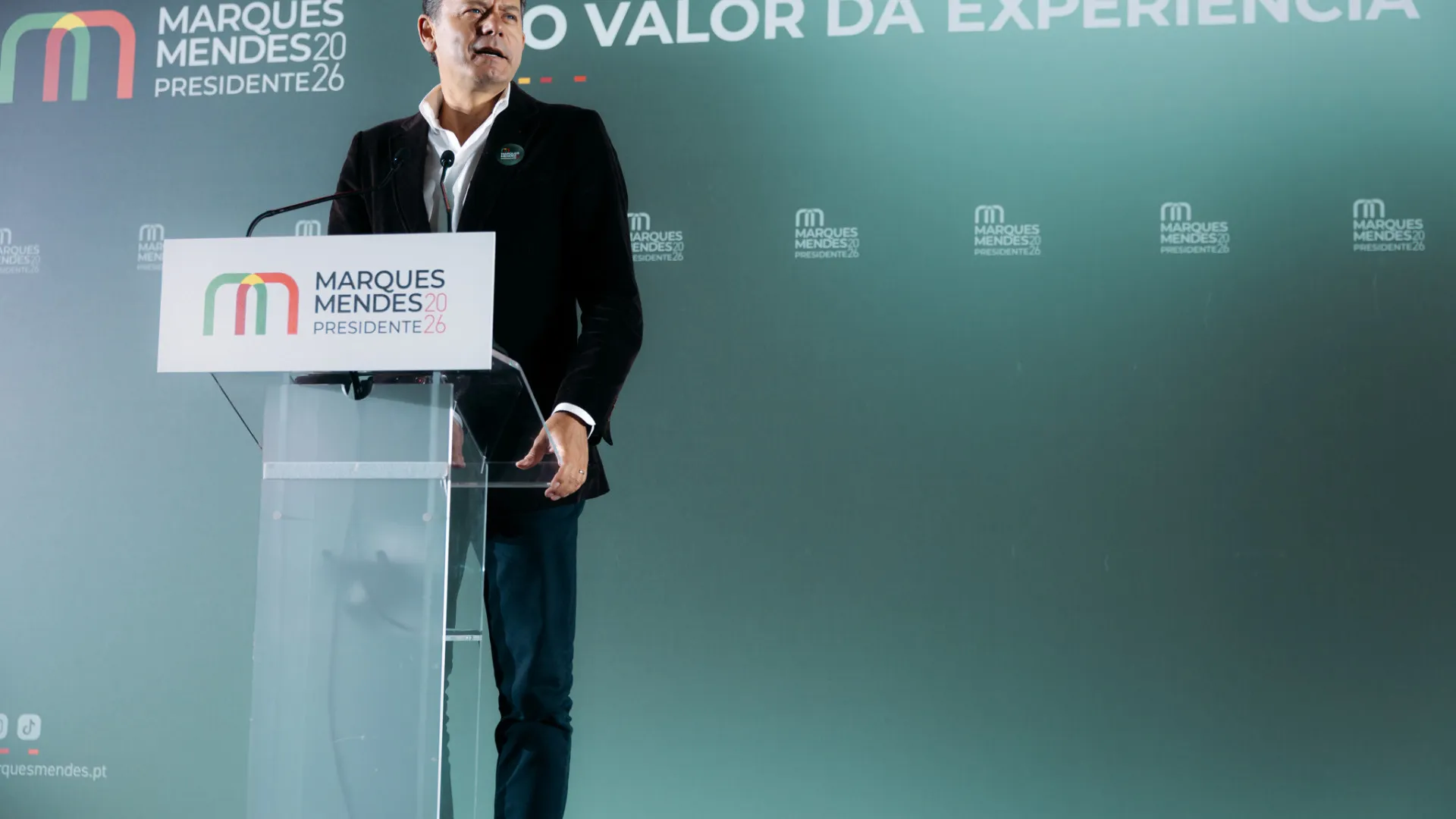 AO MINUTO: Adversários? "Projetos encapotados"; Melo recusa criar partido