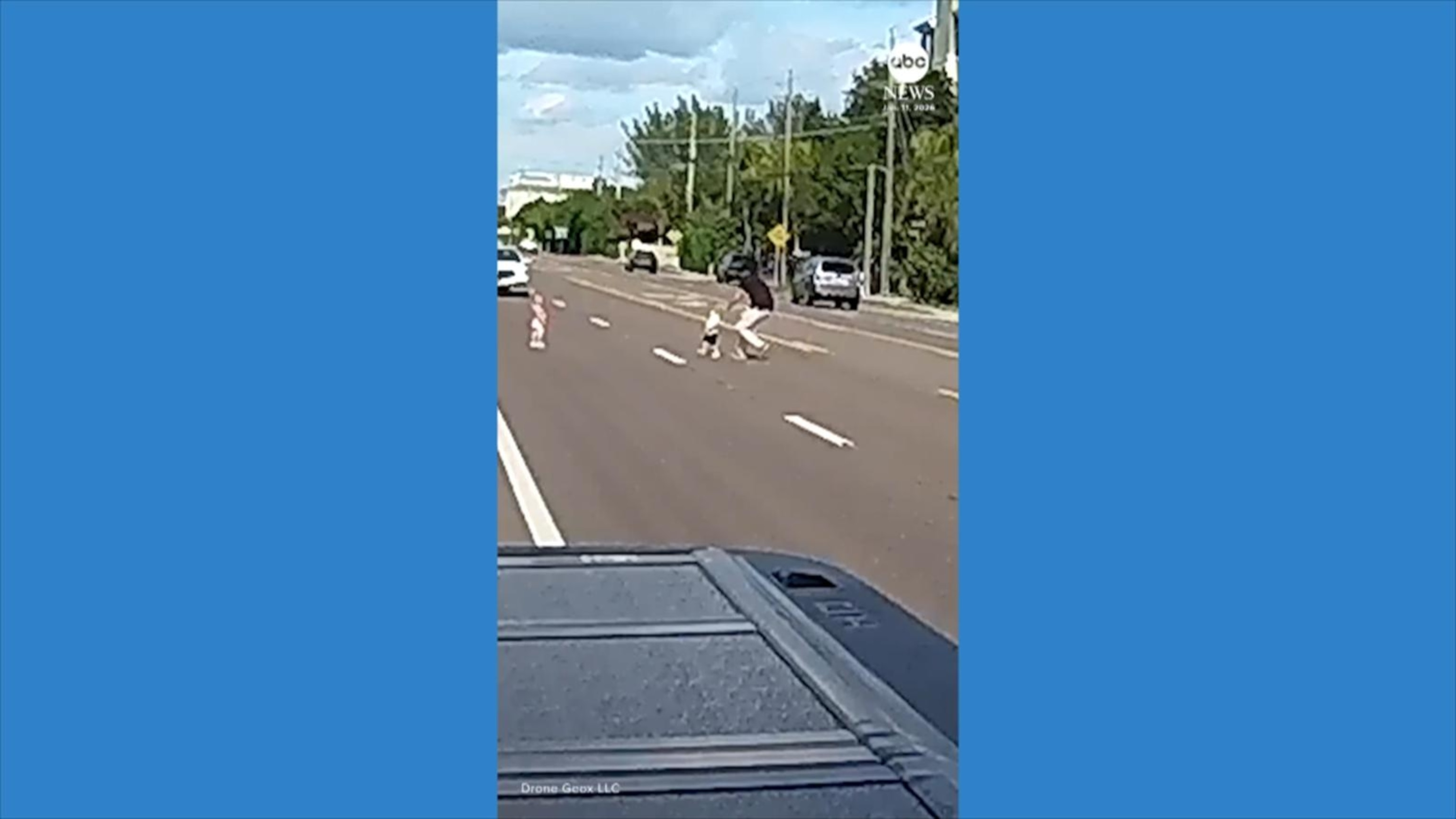 Man rescues 2 toddlers spotted walking in middle of busy Florida road