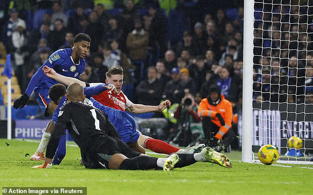 Chelsea fans blast Robert Sanchez errors during Carabao Cup semi-final ...