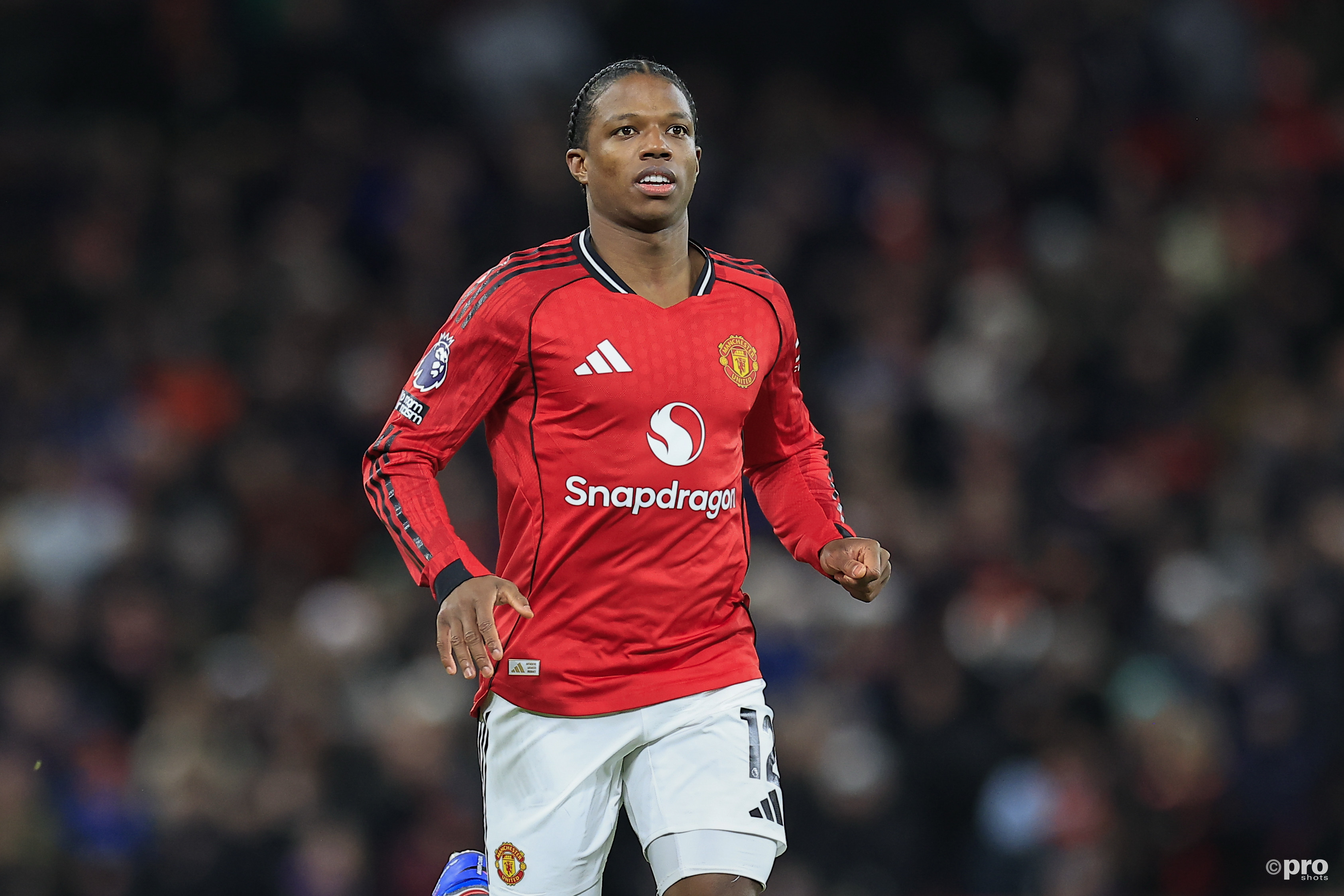 De beelden: Tyrell Malacia maakt bij United zijn eerste doelpunt sinds 2021