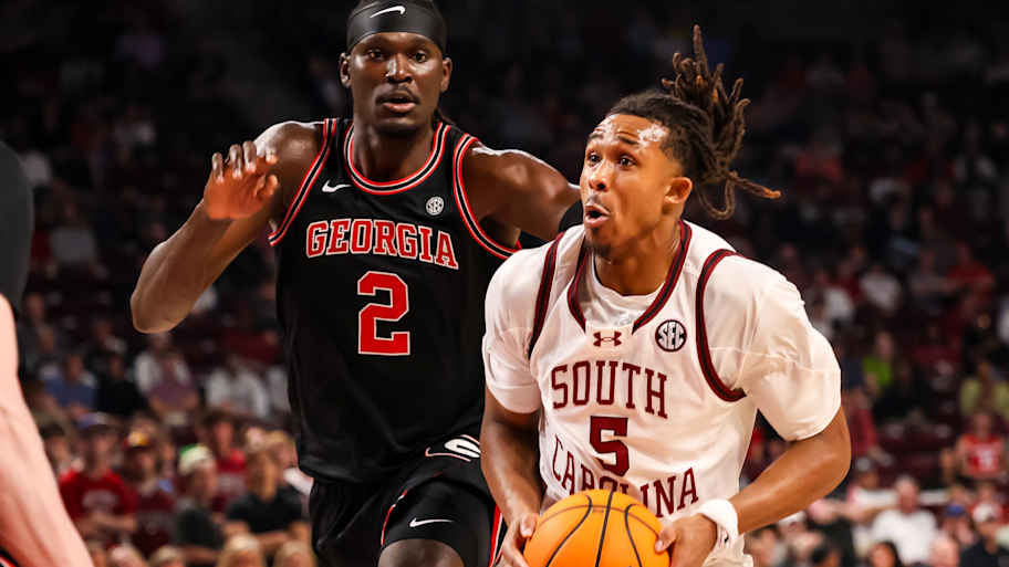 Arkansas faces style clash as veteran South Carolina visits Bud Walton