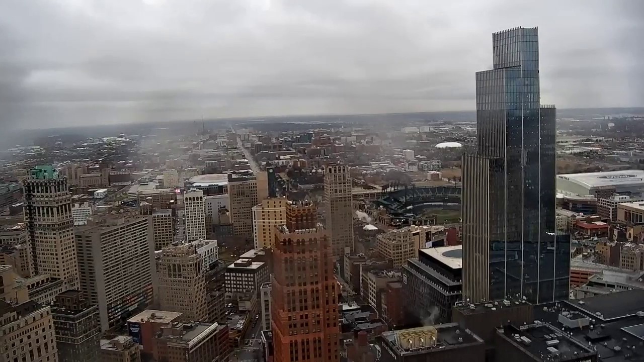 Time-lapse of snow moving into downtown Detroit Wednesday
