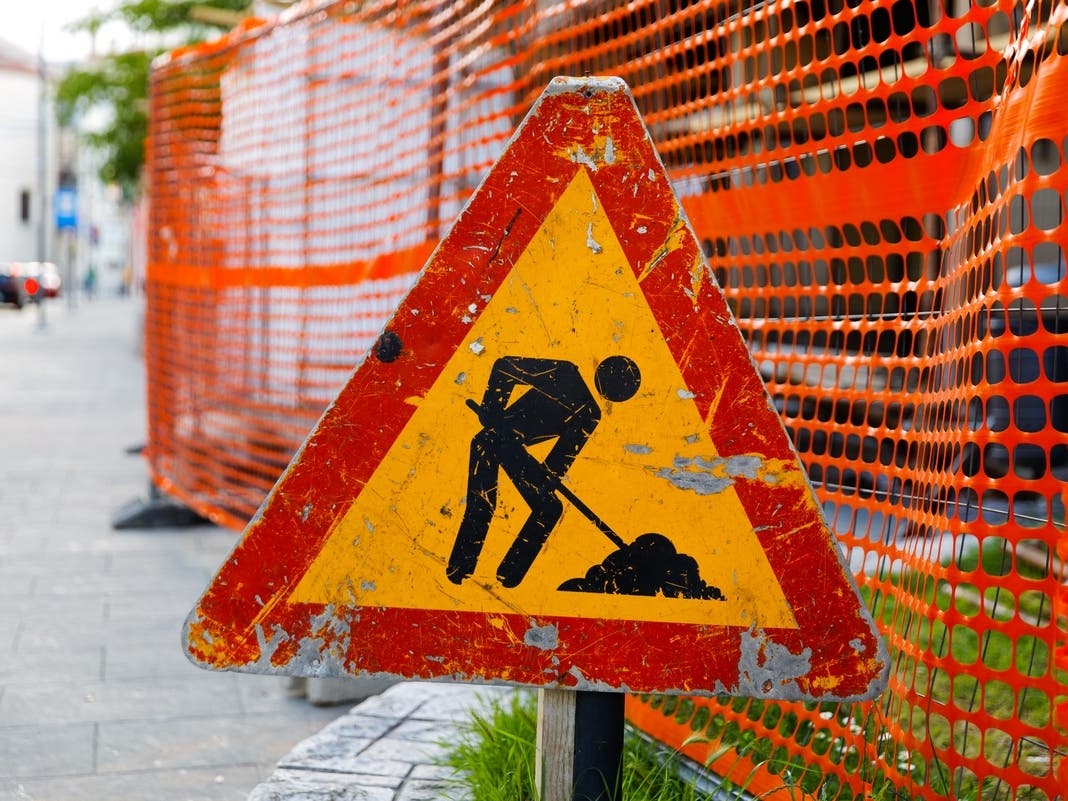 Construction worker hit by swerving car on Ridge Road: Plainfield police