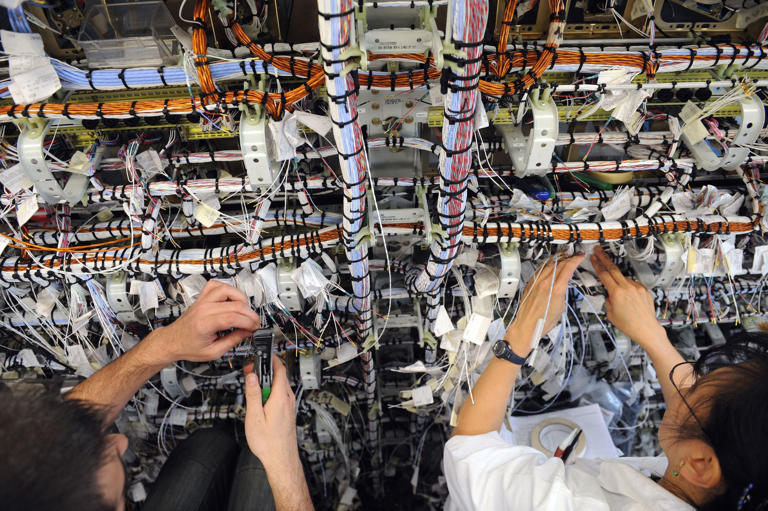 United Airlines worker with lymphoma fired during chemo session: suit