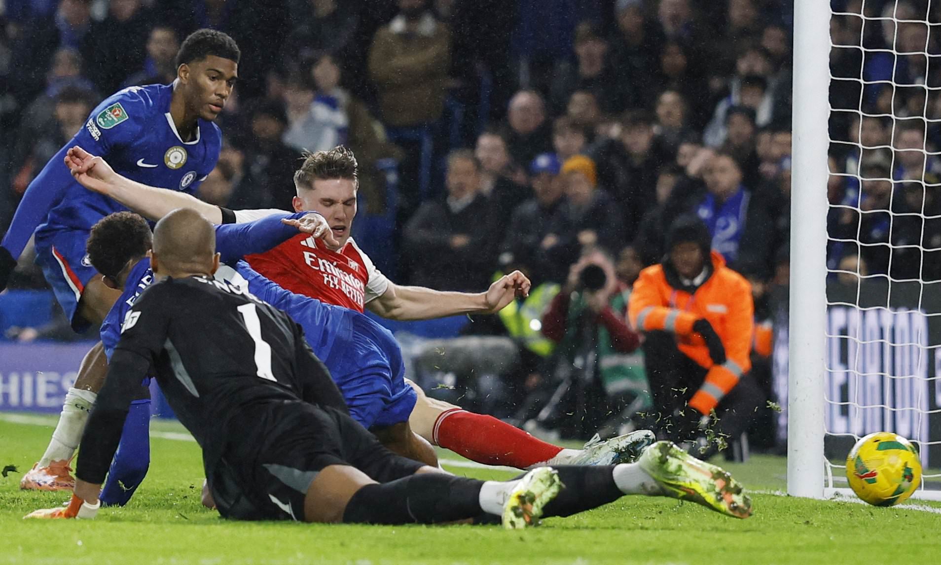 Chelsea fans blast Robert Sanchez errors during Carabao Cup semi-final ...
