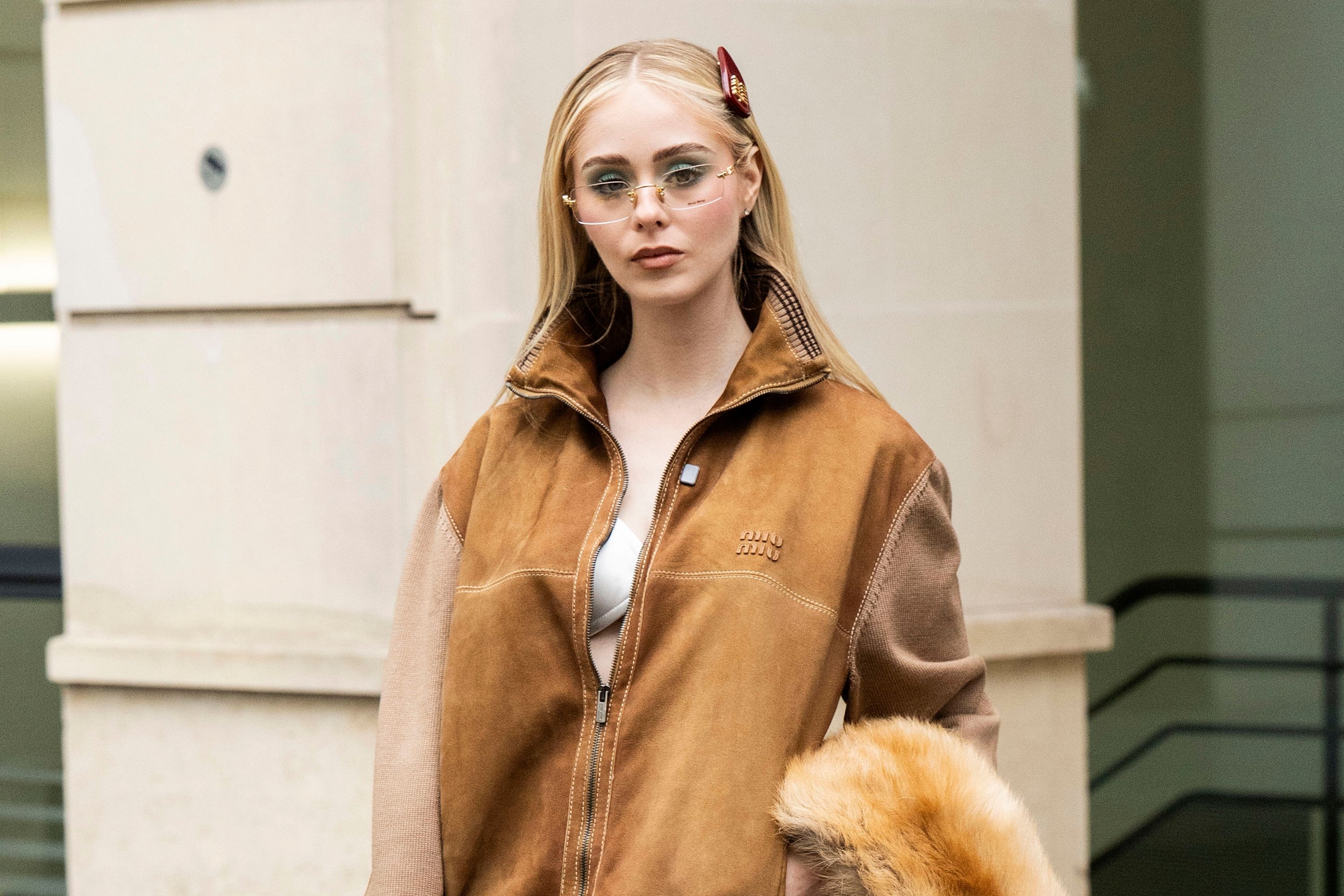 9 blusas color café para combinar con jeans en tendencia para un look ...