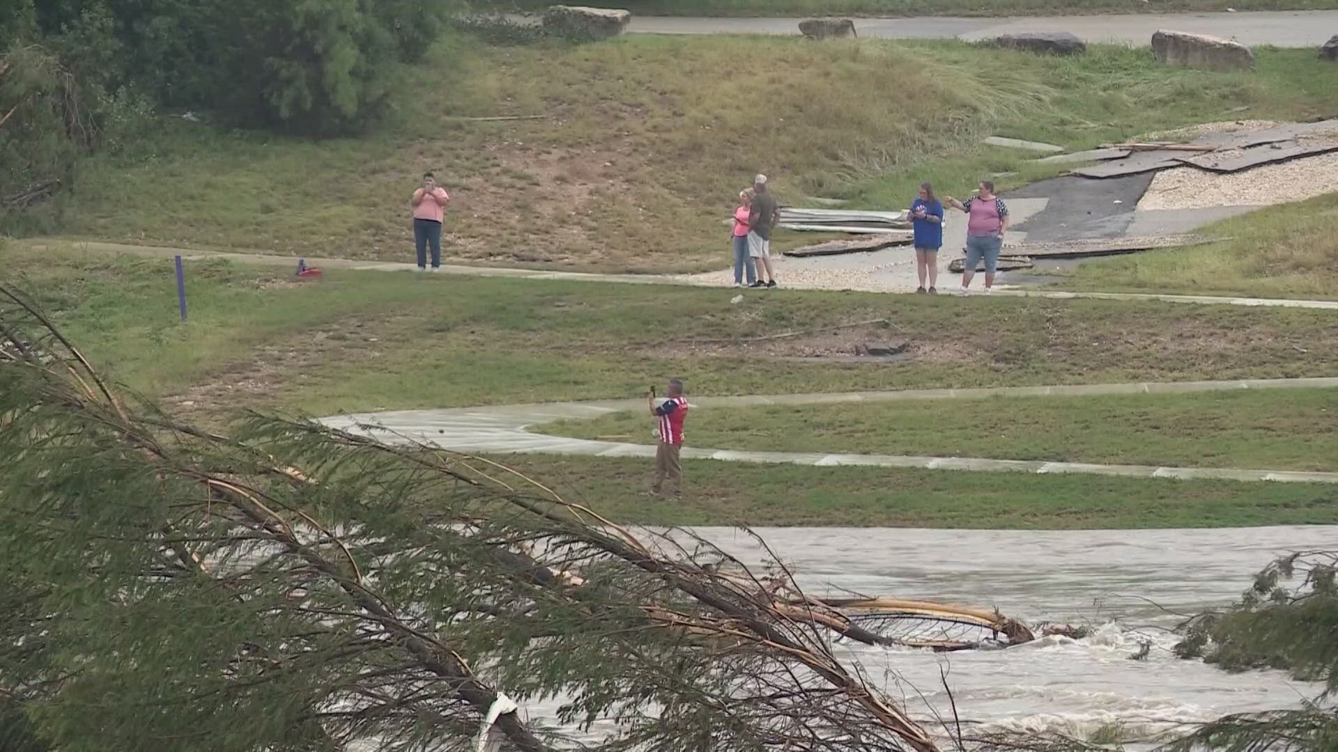 Records detail internal communication during Kerr County flood response